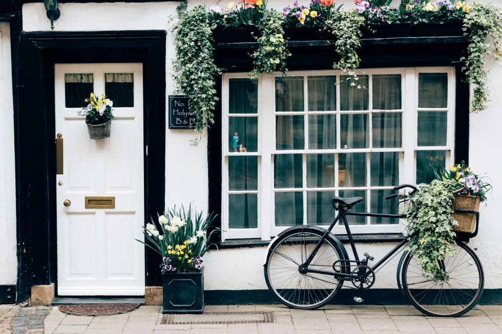 15 Affordable Alternatives To Hotels That Are safe And Clean | Travel ...